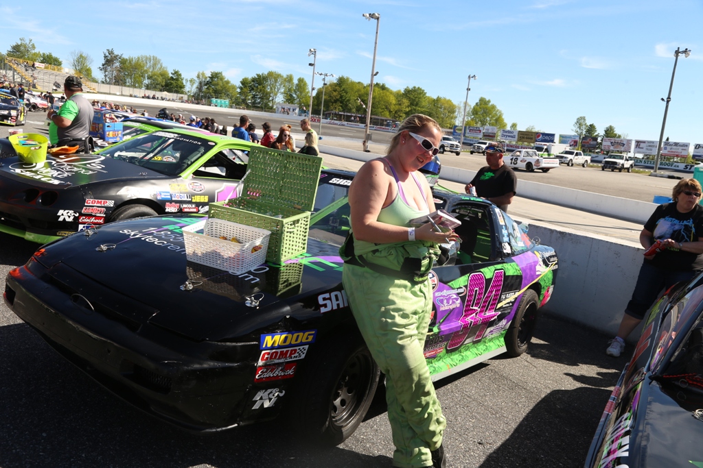 Lisa DeLeeuw Posts Third Straight Top-20 Finish at Sunset Speedway ...