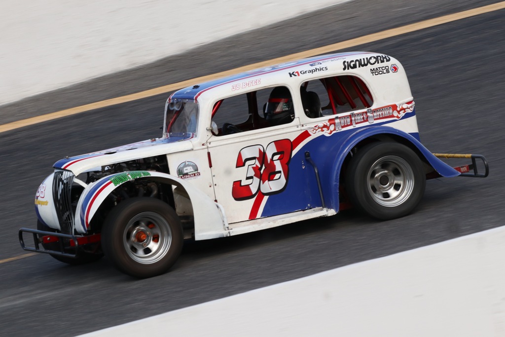 Brandon Feeney Has Clean Opening Weekend with Legend – Short Track Musings